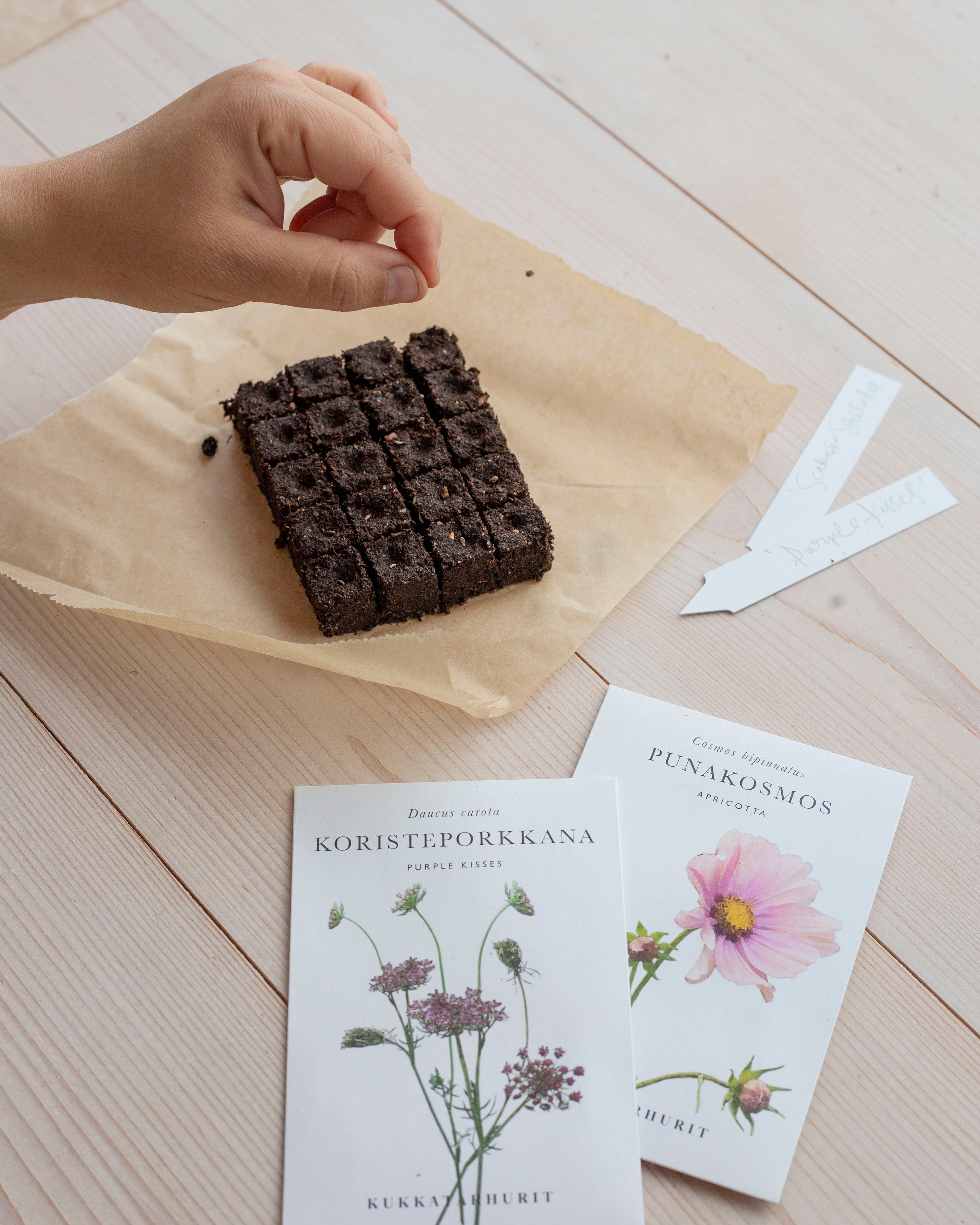 Soil Blocker Micro 20 – Pienet multakuutiot siementen kylvöön ...